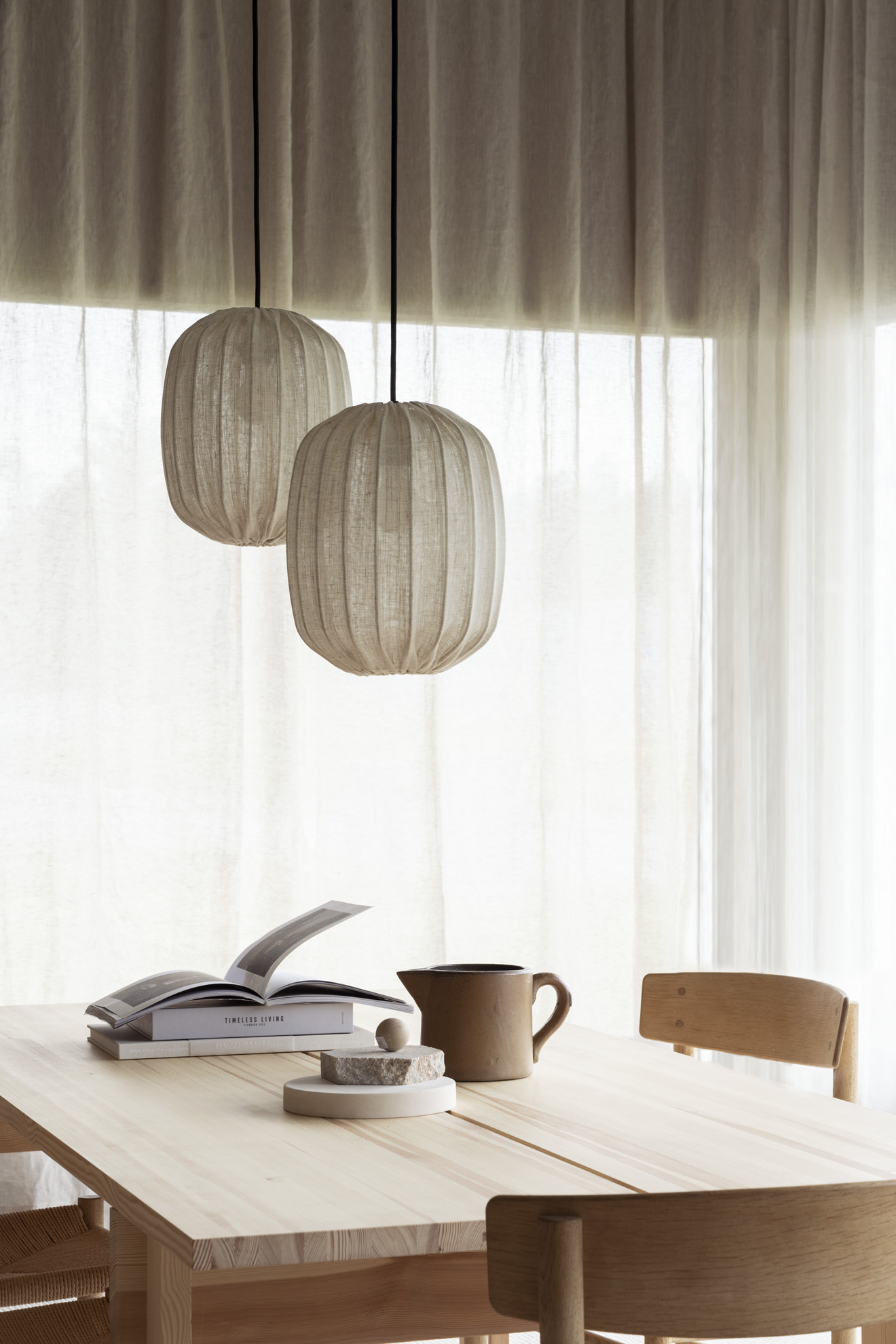 Prisma 25 taklampa i naturtonat linne. Nyhet Watt&Veke!