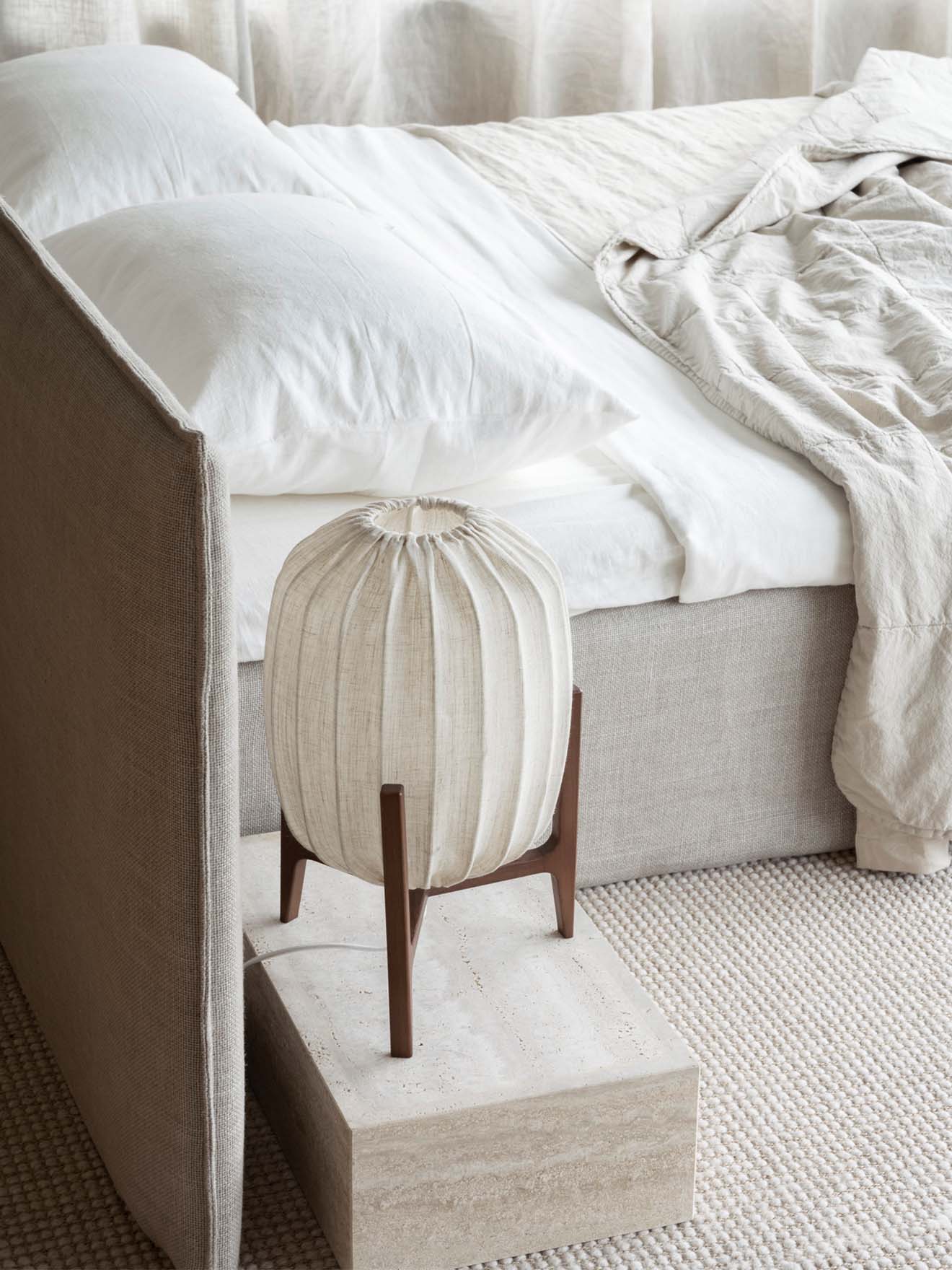 Prisma table Dark ash/natural