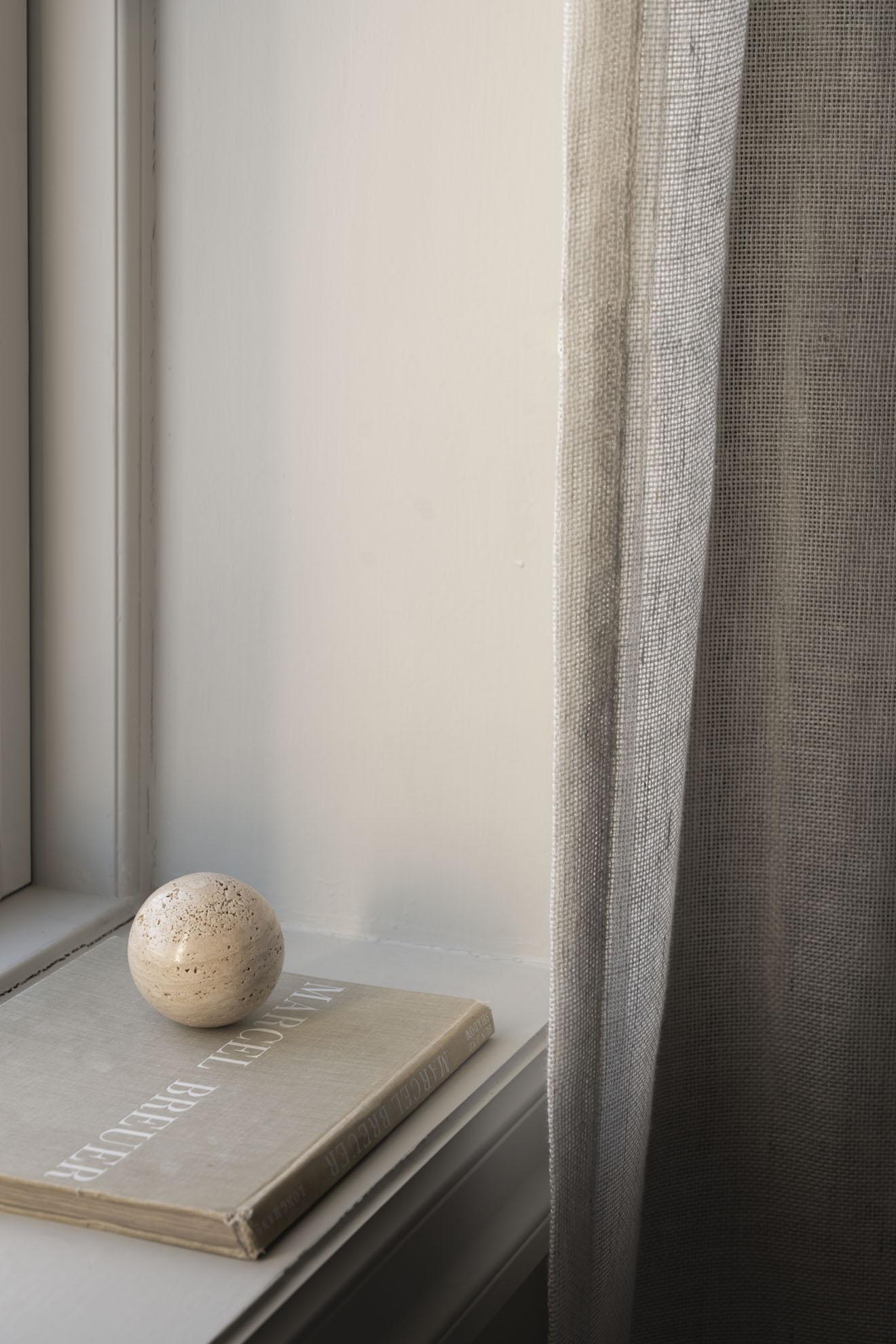 Travertine Deco Ball L beige